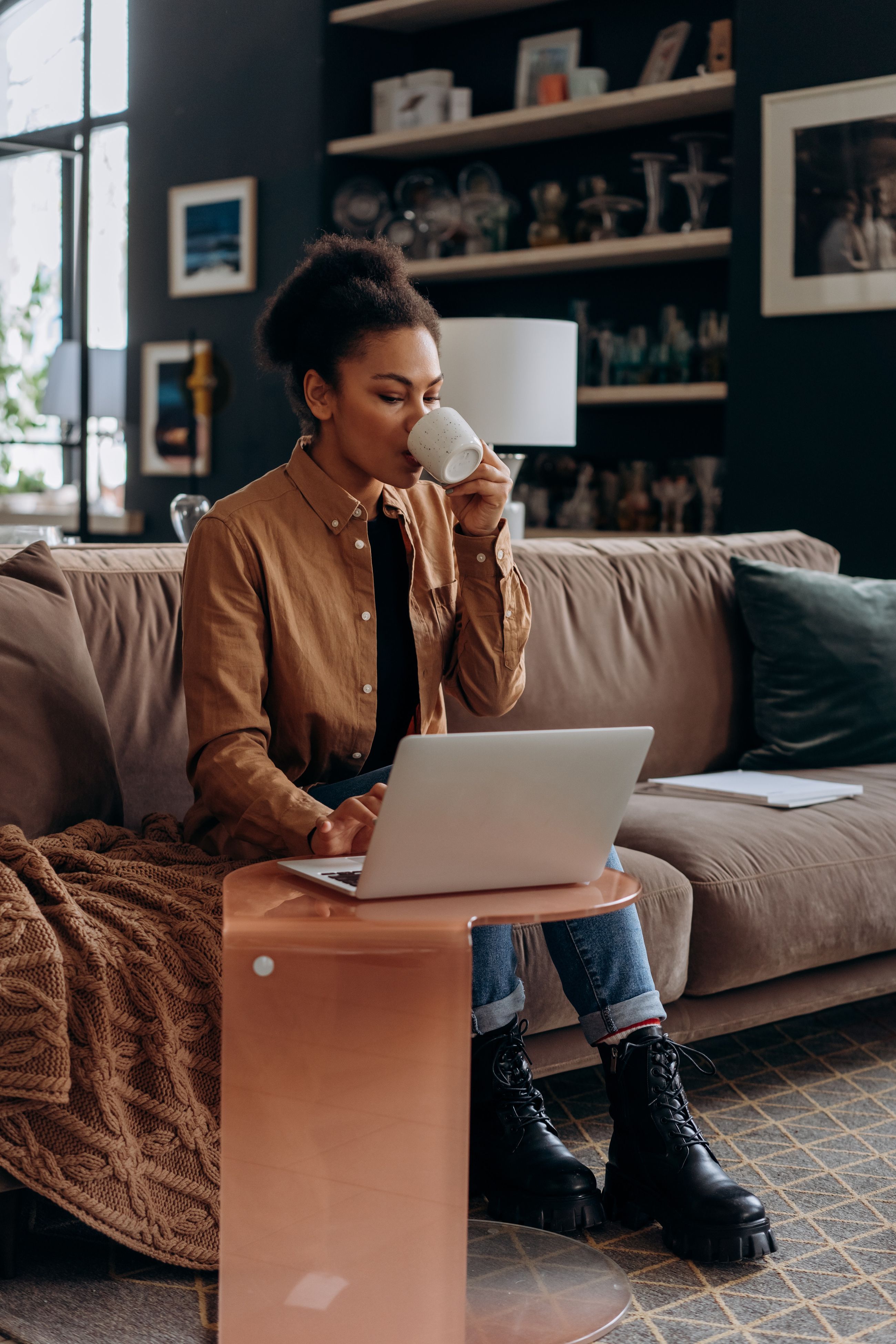 Smart lockers for venues I LocketGo